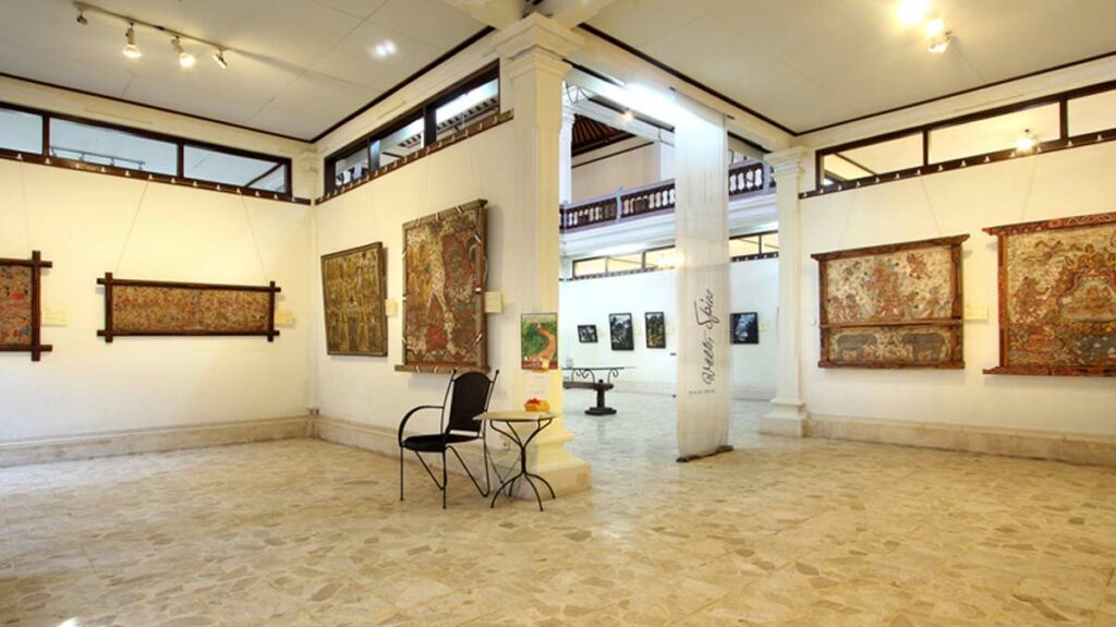 Arma Museum Ubud - Daya Tarik, Tiket Masuk & Koleksi Lukisan